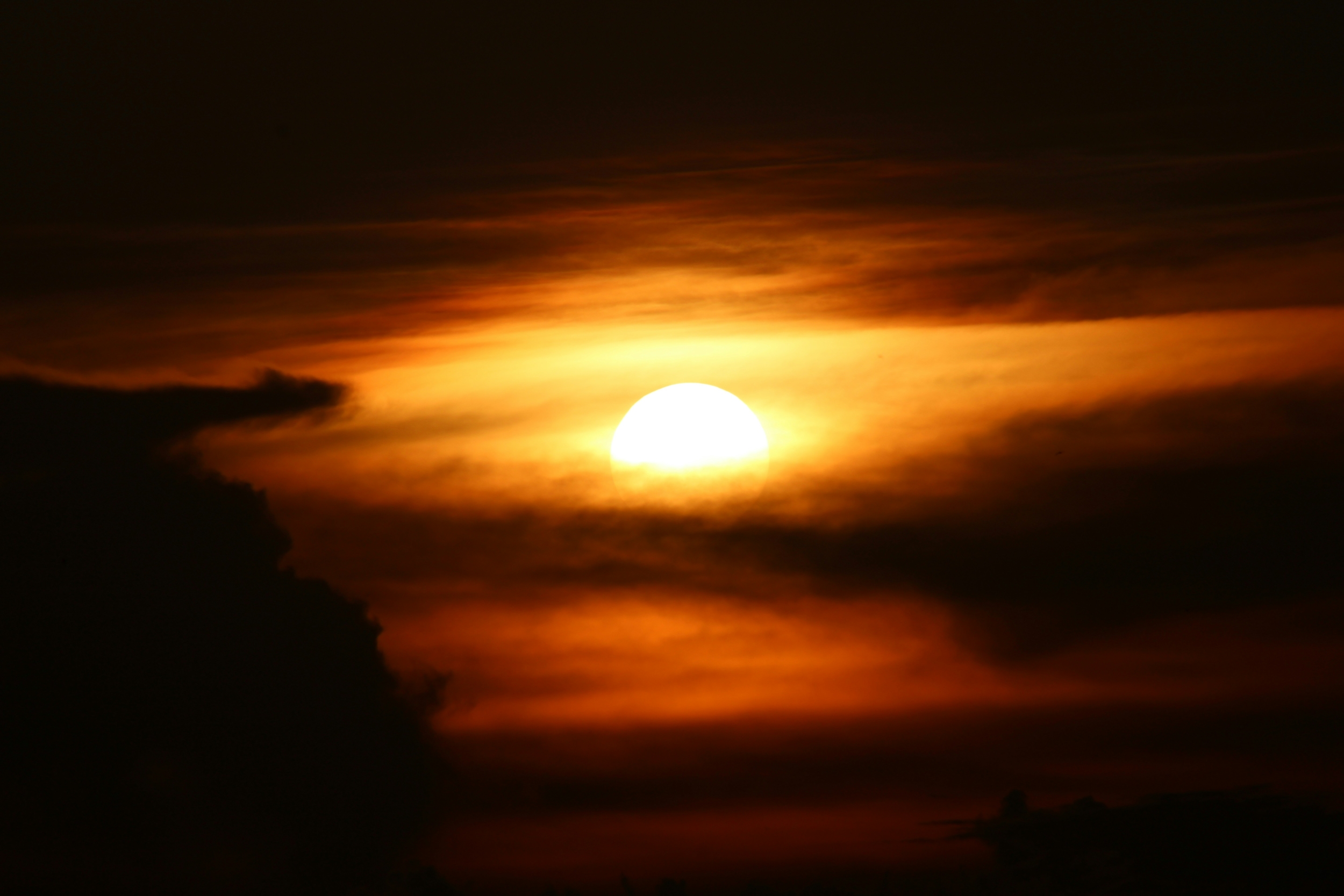 Solar Storm Risks: How Geomagnetic Storms Threaten Earth's Power Grids ...