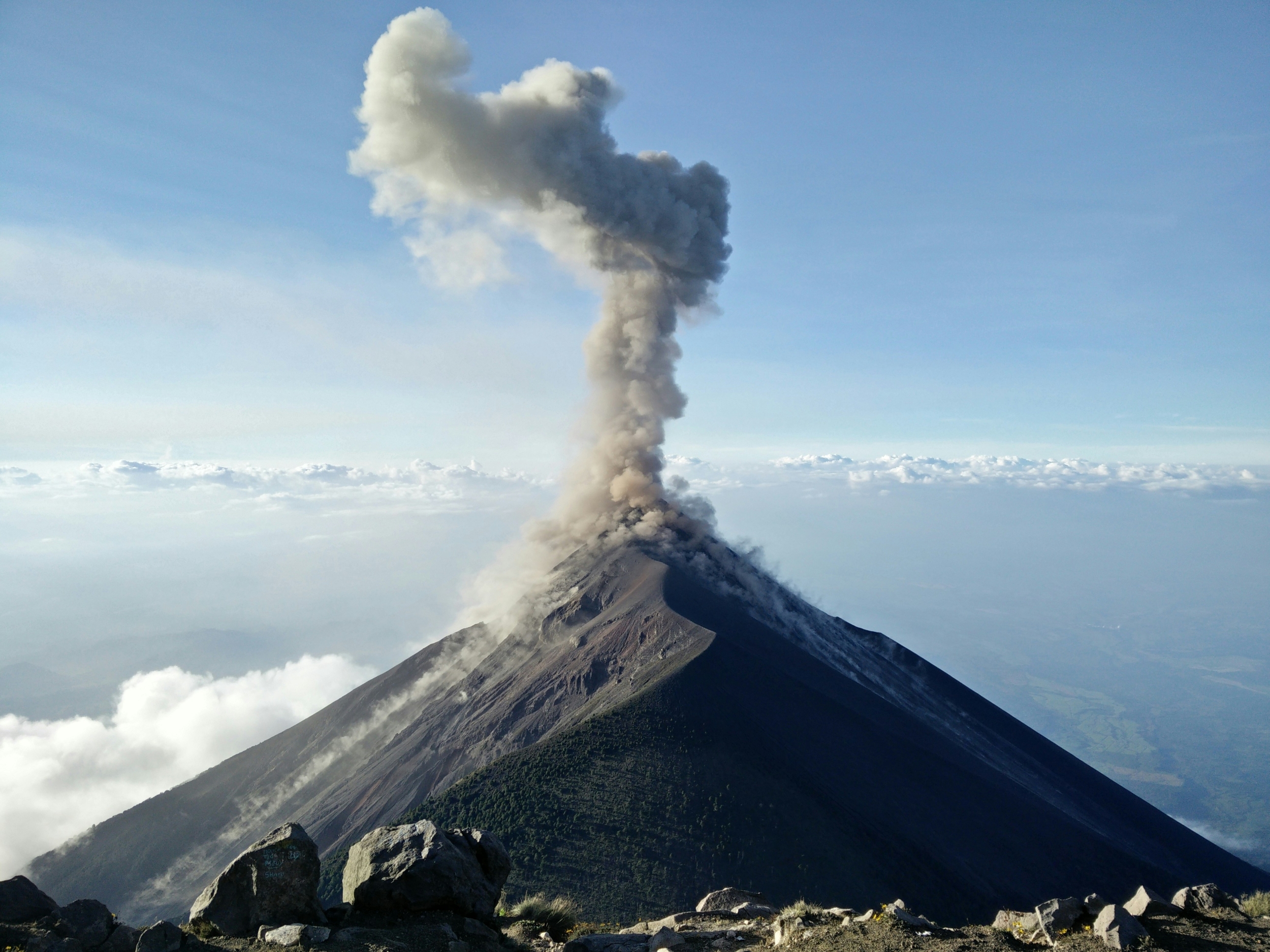 What Happens Beneath a Volcano Before an Eruption? Magma Movement and ...