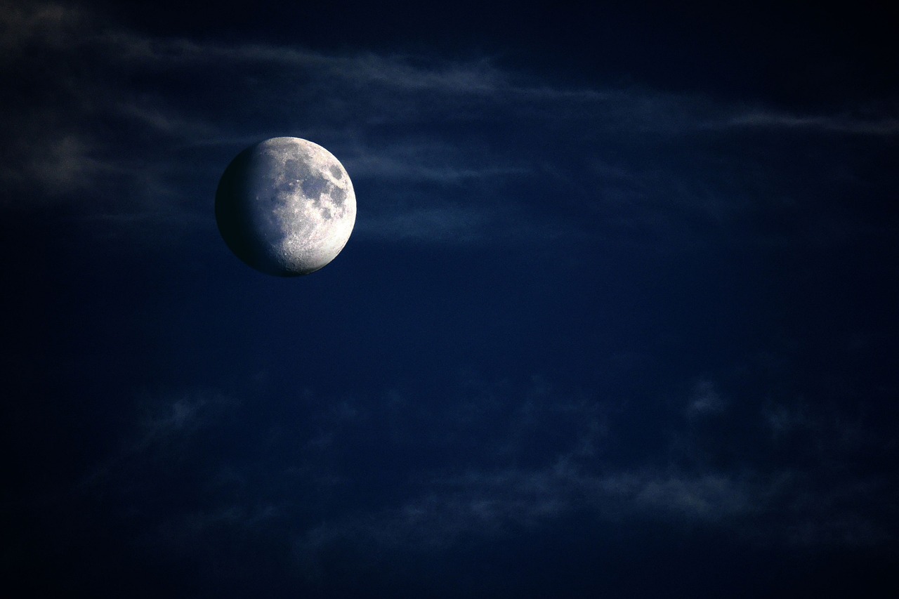 Shrinking Moon, Growing Risks: Newly Mapped Ridges Could Trigger ...