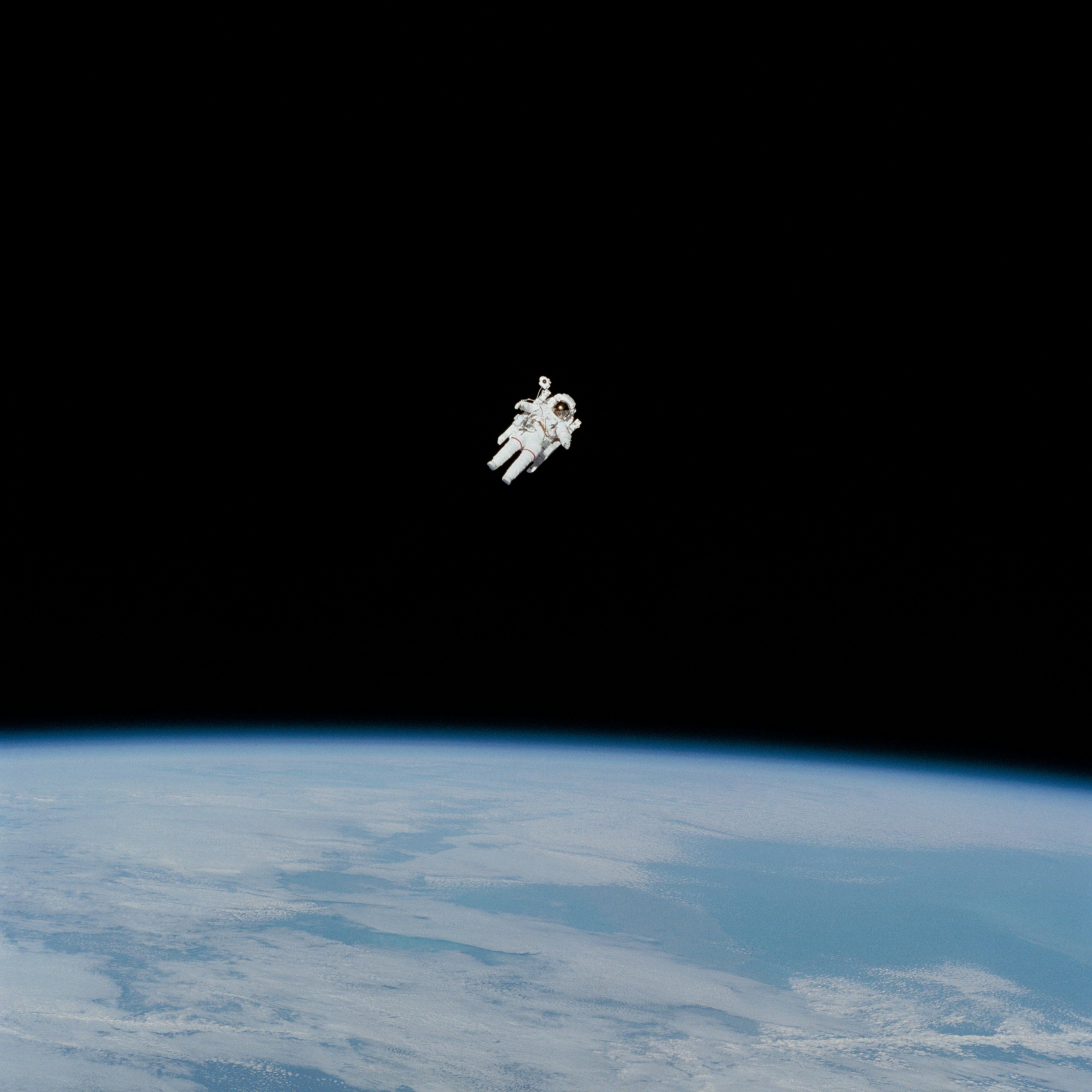 How Astronauts Safely Return to Earth: The Science of Spacecraft ...