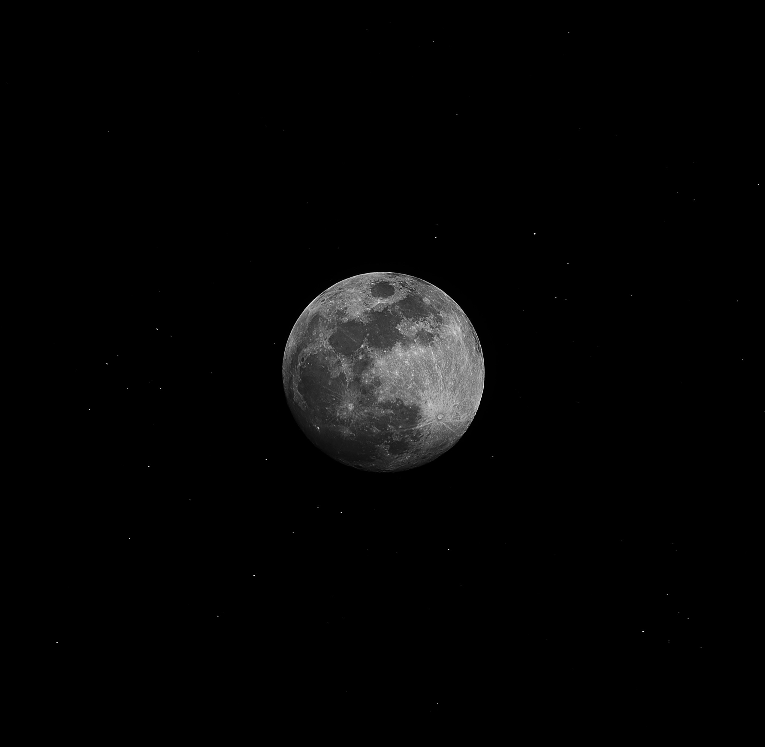 Does the Moon Look the Same From Everywhere on Earth? Why Its ...