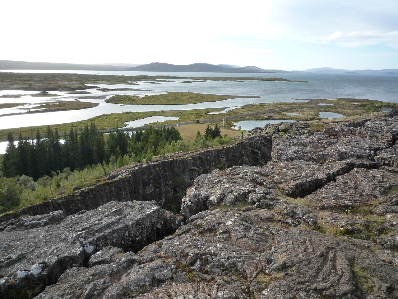 Plate Tectonics Drives Seafloor Spreading and Forms Convergent ...